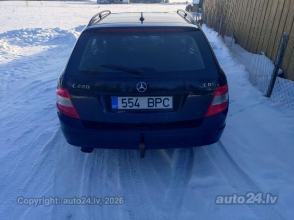 Black Mercedes-Benz C-Class 2008 in Tallinn, with an engine capacity of 2.10 L and mileage of 377 thousand km for 3800 €, photo 7 on AUTOMOTO.COM.LV