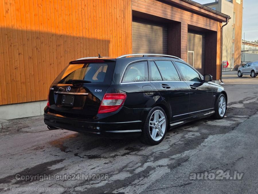 Black Mercedes-Benz C-Class 2008 in Tallinn, with an engine capacity of 0.00 L and mileage of 435 thousand km for 3999 €, photo 3 on AUTOMOTO.COM.LV