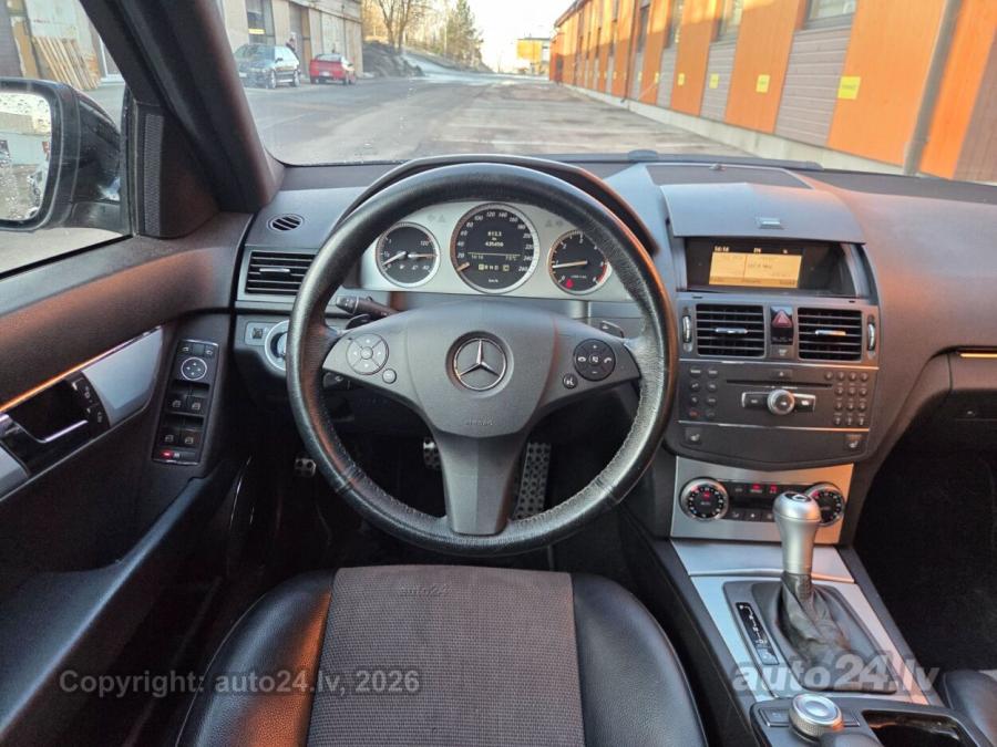 Black Mercedes-Benz C-Class 2008 in Tallinn, with an engine capacity of 0.00 L and mileage of 435 thousand km for 3999 €, photo 9 on AUTOMOTO.COM.LV