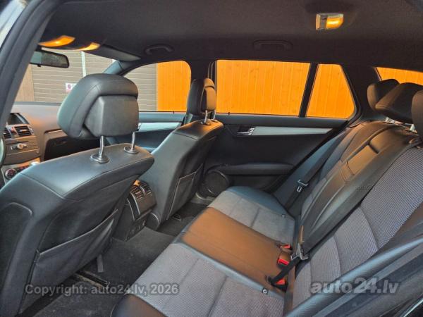 Melns Mercedes-Benz C-Class 2008 Tallina, ar dzinēja tilpumu 0.00 L un nobraukumu 435 tūkst. km par 3999 €, foto 11 vietnē AUTOMOTO.COM.LV