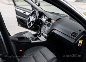 Black Mercedes-Benz C-Class 2008 in Tallinn, with an engine capacity of 2.10 L and mileage of 466 thousand km for 3390 €, photo 9 on AUTOMOTO.COM.LV