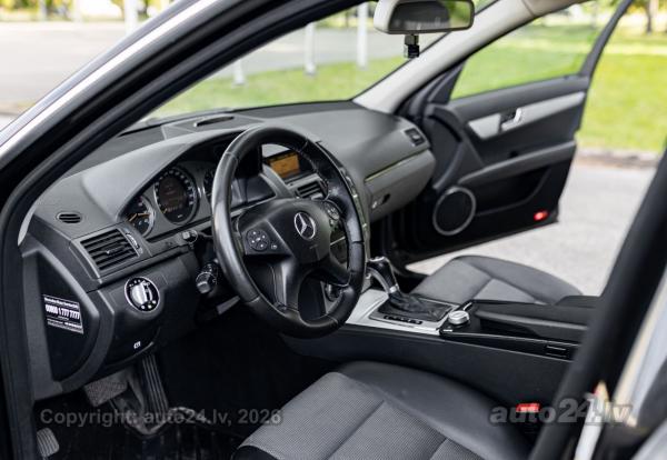 Melns Mercedes-Benz C-Class 2008 Tallina, ar dzinēja tilpumu 2.10 L un nobraukumu 466 tūkst. km par 3390 €, foto 9 vietnē AUTOMOTO.COM.LV