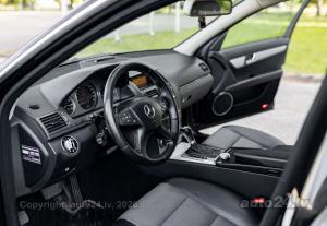 Black Mercedes-Benz C-Class 2008 in Tallinn, with an engine capacity of 2.10 L and mileage of 466 thousand km for 3390 €, photo 10 on AUTOMOTO.COM.LV