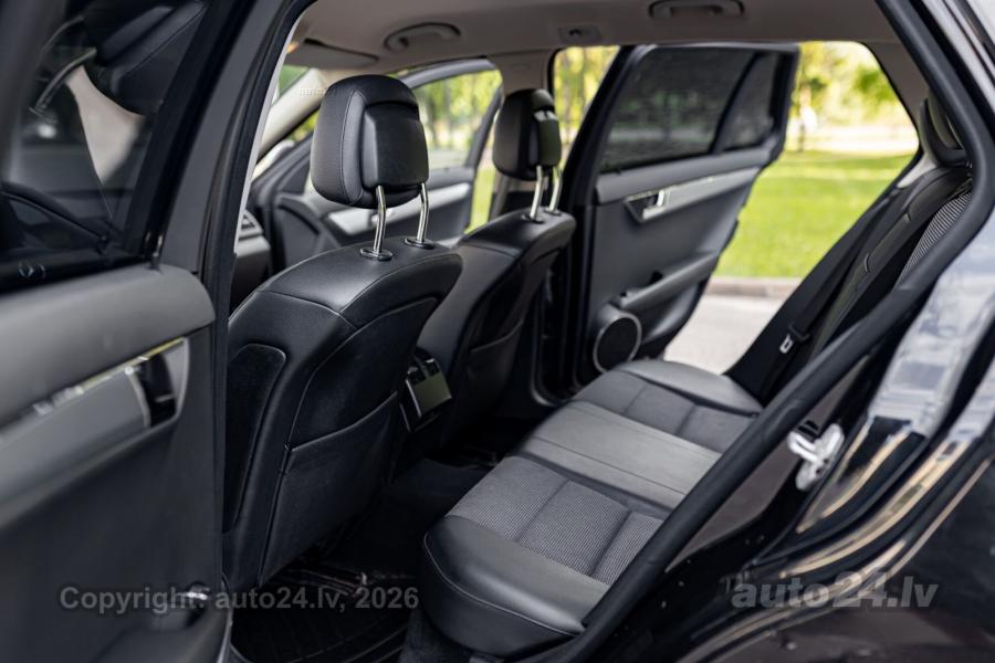 Black Mercedes-Benz C-Class 2008 in Tallinn, with an engine capacity of 2.10 L and mileage of 466 thousand km for 3390 €, photo 12 on AUTOMOTO.COM.LV