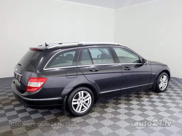 Melns Mercedes-Benz C-Class 2008 Tallina, ar dzinēja tilpumu 2.10 L un nobraukumu 487 tūkst. km par 1199 €, foto 3 vietnē AUTOMOTO.COM.LV