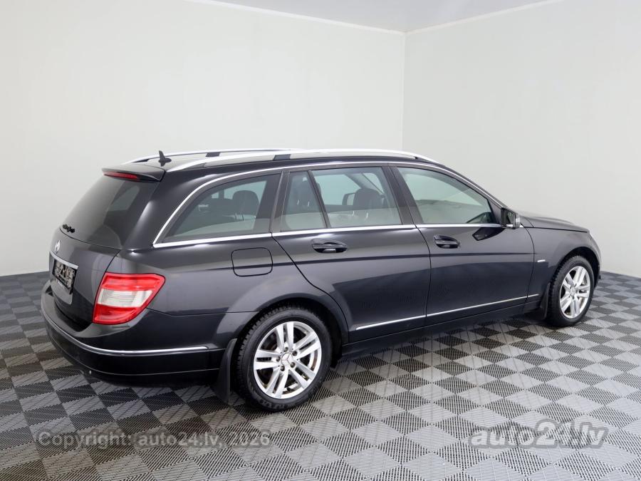 Black Mercedes-Benz C-Class 2008 in Tallinn, with an engine capacity of 2.10 L and mileage of 487 thousand km for 1199 €, photo 4 on AUTOMOTO.COM.LV