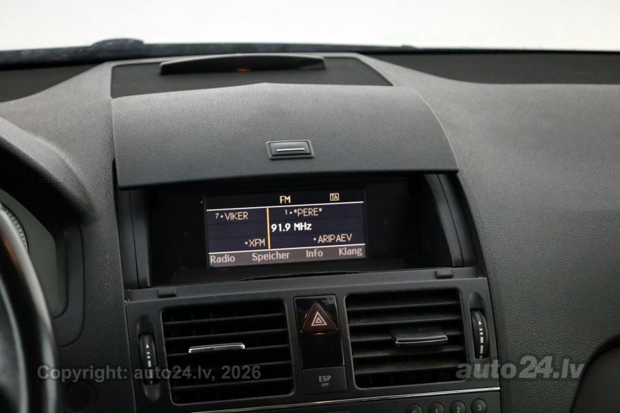 Black Mercedes-Benz C-Class 2008 in Tallinn, with an engine capacity of 2.10 L and mileage of 487 thousand km for 1199 €, photo 9 on AUTOMOTO.COM.LV