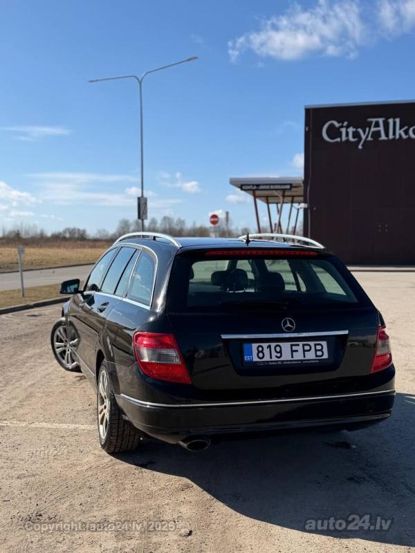 Black Mercedes-Benz C-Class 2008 in Johvi, with an engine capacity of 2.10 L and mileage of 306 thousand km for 3500 €, photo 5 on AUTOMOTO.COM.LV