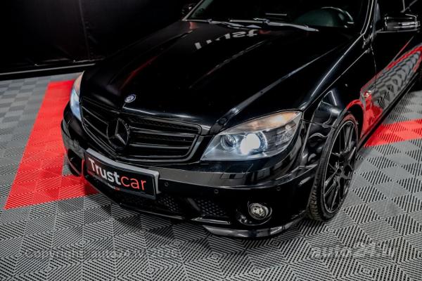 Melns Mercedes-Benz C-Class 2009 Pērnava, ar dzinēja tilpumu 6.20 L un nobraukumu 205 tūkst. km par 20999 €, foto 3 vietnē AUTOMOTO.COM.LV