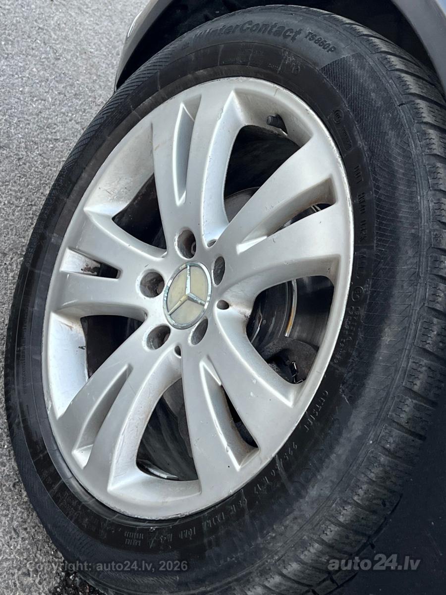 Melns Mercedes-Benz C-Class 2009 Narva, ar dzinēja tilpumu 2.10 L un nobraukumu 544 tūkst. km par 1999 €, foto 14 vietnē AUTOMOTO.COM.LV