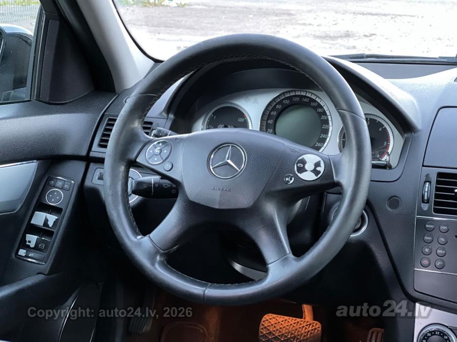 Melns Mercedes-Benz C-Class 2009 Narva, ar dzinēja tilpumu 2.10 L un nobraukumu 544 tūkst. km par 1999 €, foto 18 vietnē AUTOMOTO.COM.LV