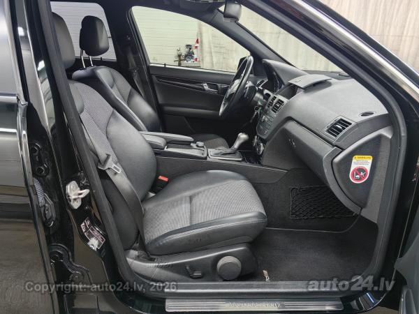Black Mercedes-Benz C-Class 2009 in Viljandi, with an engine capacity of 1.60 L and mileage of 237 thousand km for 5990 €, photo 7 on AUTOMOTO.COM.LV