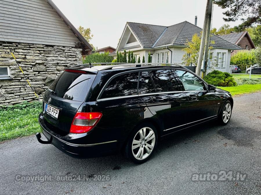Black Mercedes-Benz C-Class 2009 in Tallinn, with an engine capacity of 2.10 L and mileage of 348 thousand km for 3899 €, photo 3 on AUTOMOTO.COM.LV