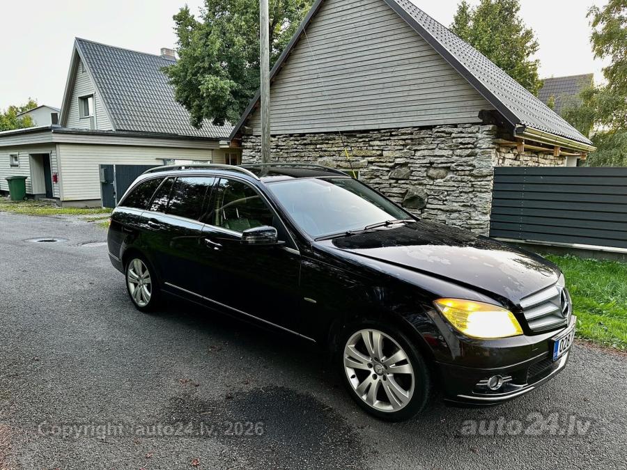 Black Mercedes-Benz C-Class 2009 in Tallinn, with an engine capacity of 2.10 L and mileage of 348 thousand km for 3899 €, photo 6 on AUTOMOTO.COM.LV