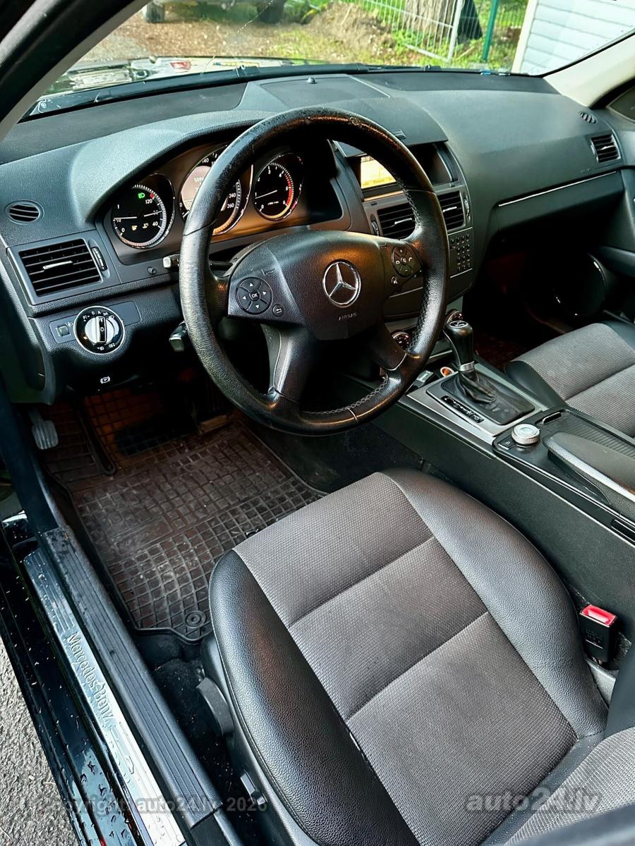 Black Mercedes-Benz C-Class 2009 in Tallinn, with an engine capacity of 2.10 L and mileage of 348 thousand km for 3899 €, photo 9 on AUTOMOTO.COM.LV