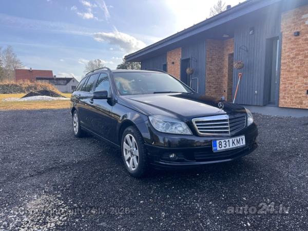 Black Mercedes-Benz C-Class 2010 in Tallinn, with an engine capacity of 2.10 L and mileage of 372 thousand km for 1999 €, photo 3 on AUTOMOTO.COM.LV