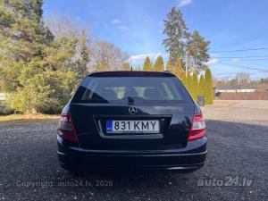 Black Mercedes-Benz C-Class 2010 in Tallinn, with an engine capacity of 2.10 L and mileage of 372 thousand km for 1999 €, photo 6 on AUTOMOTO.COM.LV