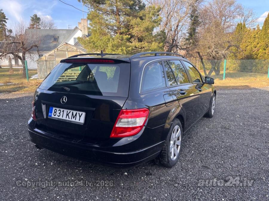 Black Mercedes-Benz C-Class 2010 in Tallinn, with an engine capacity of 2.10 L and mileage of 372 thousand km for 1999 €, photo 7 on AUTOMOTO.COM.LV