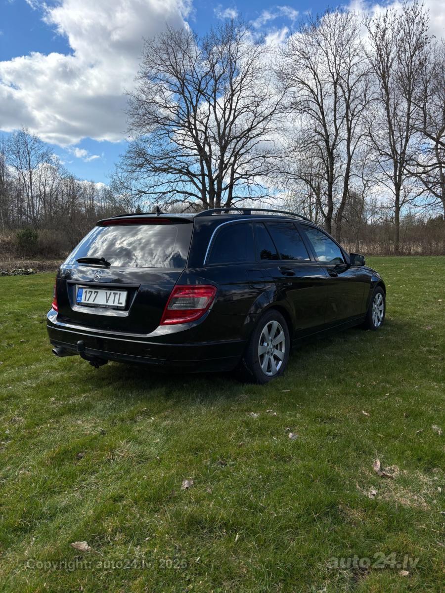 Black Mercedes-Benz C-Class 2010 in Tallinn, with an engine capacity of 2.10 L and mileage of 351 thousand km for 4999 €, photo 4 on AUTOMOTO.COM.LV