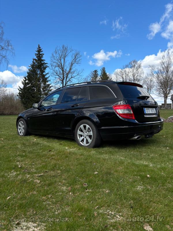 Black Mercedes-Benz C-Class 2010 in Tallinn, with an engine capacity of 2.10 L and mileage of 351 thousand km for 4999 €, photo 4 on AUTOMOTO.COM.LV