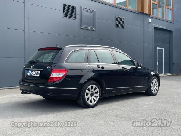 Black Mercedes-Benz C-Class 2010 in Tallinn, with an engine capacity of 2.10 L and mileage of 333 thousand km for 4499 €, photo 3 on AUTOMOTO.COM.LV