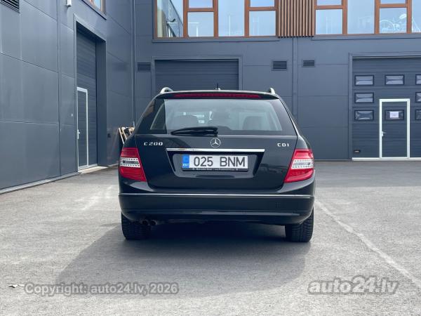 Black Mercedes-Benz C-Class 2010 in Tallinn, with an engine capacity of 2.10 L and mileage of 333 thousand km for 4499 €, photo 7 on AUTOMOTO.COM.LV