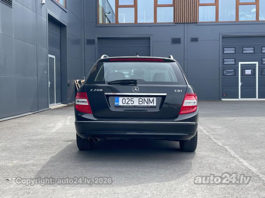 Melns Mercedes-Benz C-Class 2010 Tallina, ar dzinēja tilpumu 2.10 L un nobraukumu 333 tūkst. km par 4499 €, foto 8 vietnē AUTOMOTO.COM.LV