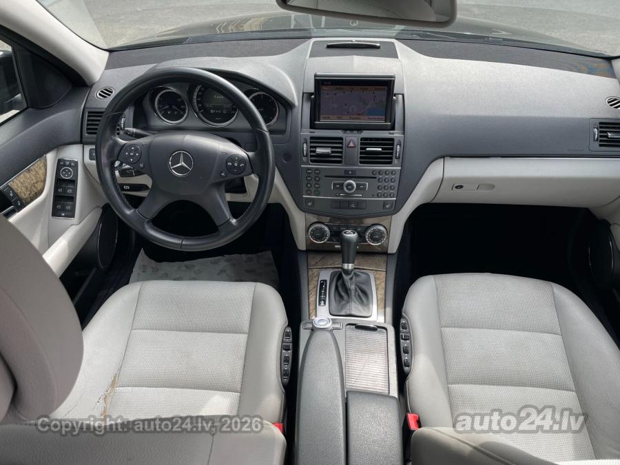 Melns Mercedes-Benz C-Class 2010 Tallina, ar dzinēja tilpumu 2.10 L un nobraukumu 333 tūkst. km par 4499 €, foto 11 vietnē AUTOMOTO.COM.LV