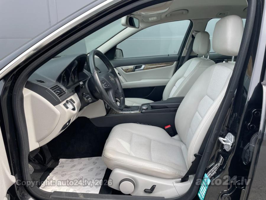 Melns Mercedes-Benz C-Class 2010 Tallina, ar dzinēja tilpumu 2.10 L un nobraukumu 333 tūkst. km par 4499 €, foto 12 vietnē AUTOMOTO.COM.LV