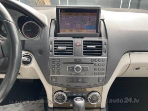 Melns Mercedes-Benz C-Class 2010 Tallina, ar dzinēja tilpumu 2.10 L un nobraukumu 333 tūkst. km par 4499 €, foto 13 vietnē AUTOMOTO.COM.LV