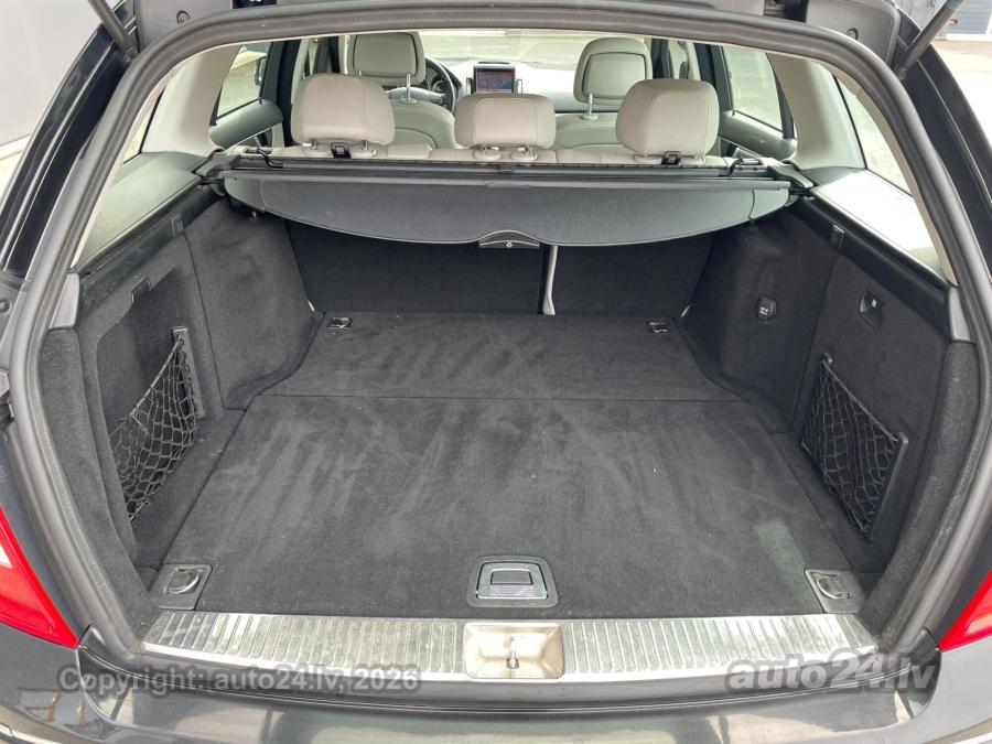 Melns Mercedes-Benz C-Class 2010 Tallina, ar dzinēja tilpumu 2.10 L un nobraukumu 333 tūkst. km par 4499 €, foto 15 vietnē AUTOMOTO.COM.LV
