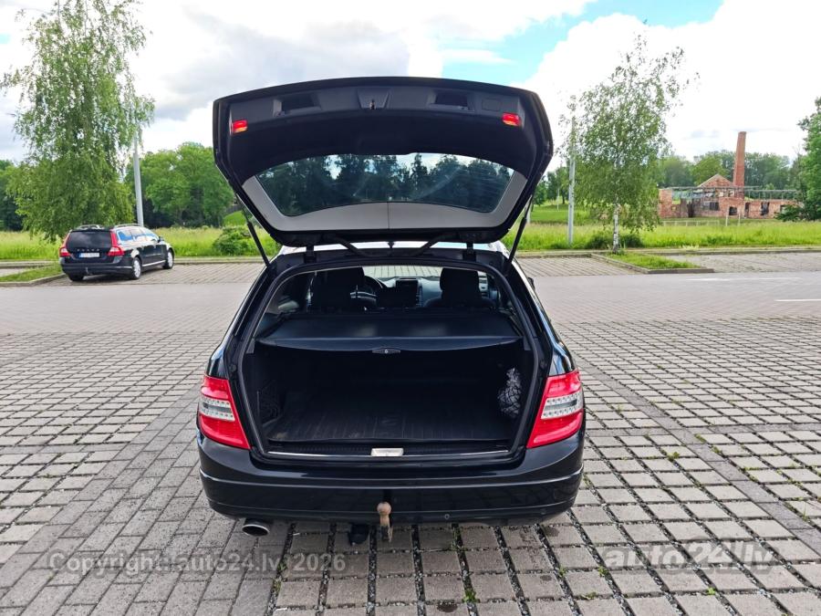 Melns Mercedes-Benz C-Class 2010 Tartu, ar dzinēja tilpumu 2.10 L un nobraukumu 336 tūkst. km par 6399 €, foto 12 vietnē AUTOMOTO.COM.LV