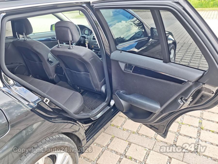 Melns Mercedes-Benz C-Class 2010 Tartu, ar dzinēja tilpumu 2.10 L un nobraukumu 336 tūkst. km par 6399 €, foto 15 vietnē AUTOMOTO.COM.LV