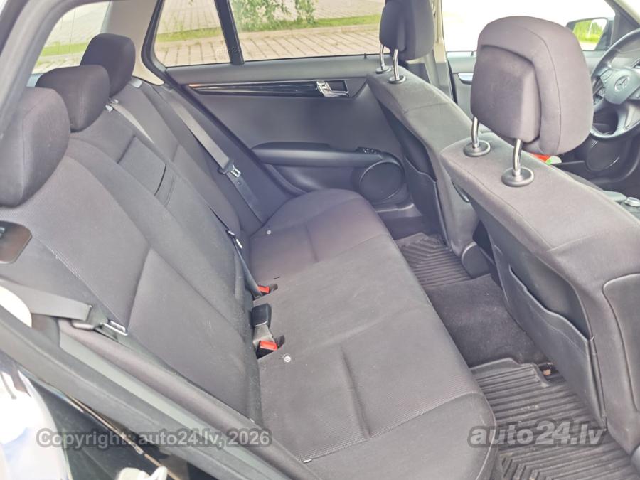 Melns Mercedes-Benz C-Class 2010 Tartu, ar dzinēja tilpumu 2.10 L un nobraukumu 336 tūkst. km par 6399 €, foto 16 vietnē AUTOMOTO.COM.LV