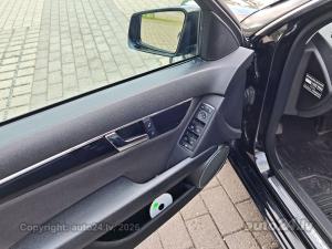 Melns Mercedes-Benz C-Class 2010 Tartu, ar dzinēja tilpumu 2.10 L un nobraukumu 336 tūkst. km par 6399 €, foto 17 vietnē AUTOMOTO.COM.LV