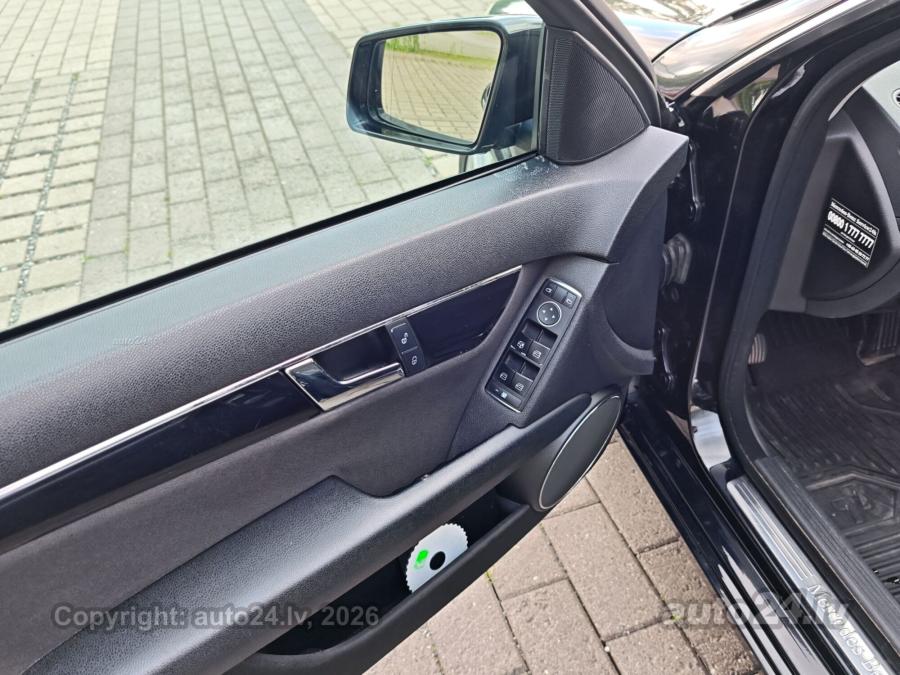 Melns Mercedes-Benz C-Class 2010 Tartu, ar dzinēja tilpumu 2.10 L un nobraukumu 336 tūkst. km par 6399 €, foto 17 vietnē AUTOMOTO.COM.LV