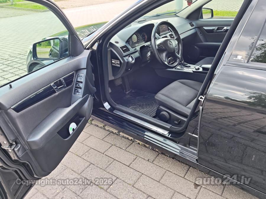 Melns Mercedes-Benz C-Class 2010 Tartu, ar dzinēja tilpumu 2.10 L un nobraukumu 336 tūkst. km par 6399 €, foto 18 vietnē AUTOMOTO.COM.LV