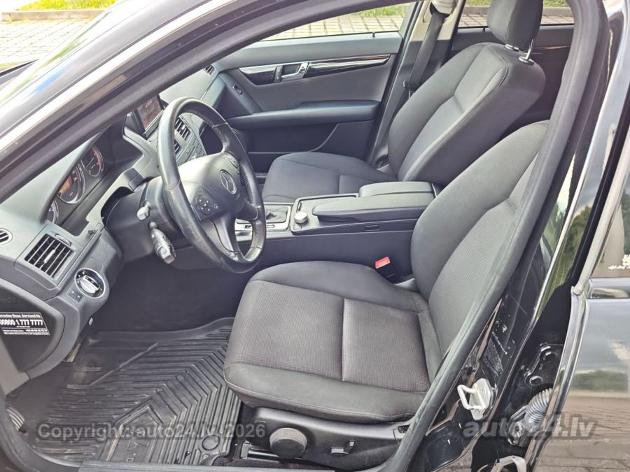 Melns Mercedes-Benz C-Class 2010 Tartu, ar dzinēja tilpumu 2.10 L un nobraukumu 336 tūkst. km par 6399 €, foto 19 vietnē AUTOMOTO.COM.LV