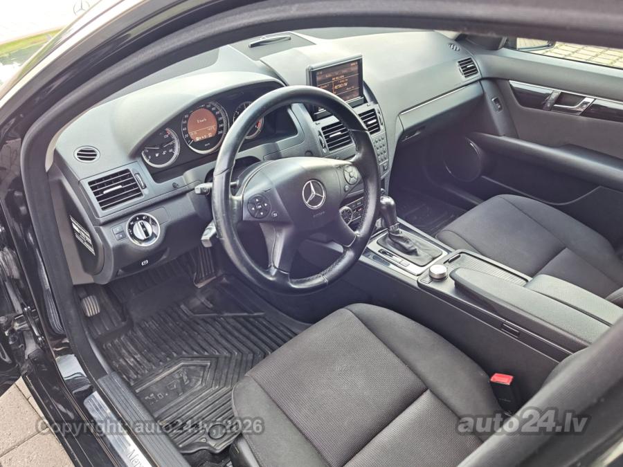 Melns Mercedes-Benz C-Class 2010 Tartu, ar dzinēja tilpumu 2.10 L un nobraukumu 336 tūkst. km par 6399 €, foto 20 vietnē AUTOMOTO.COM.LV