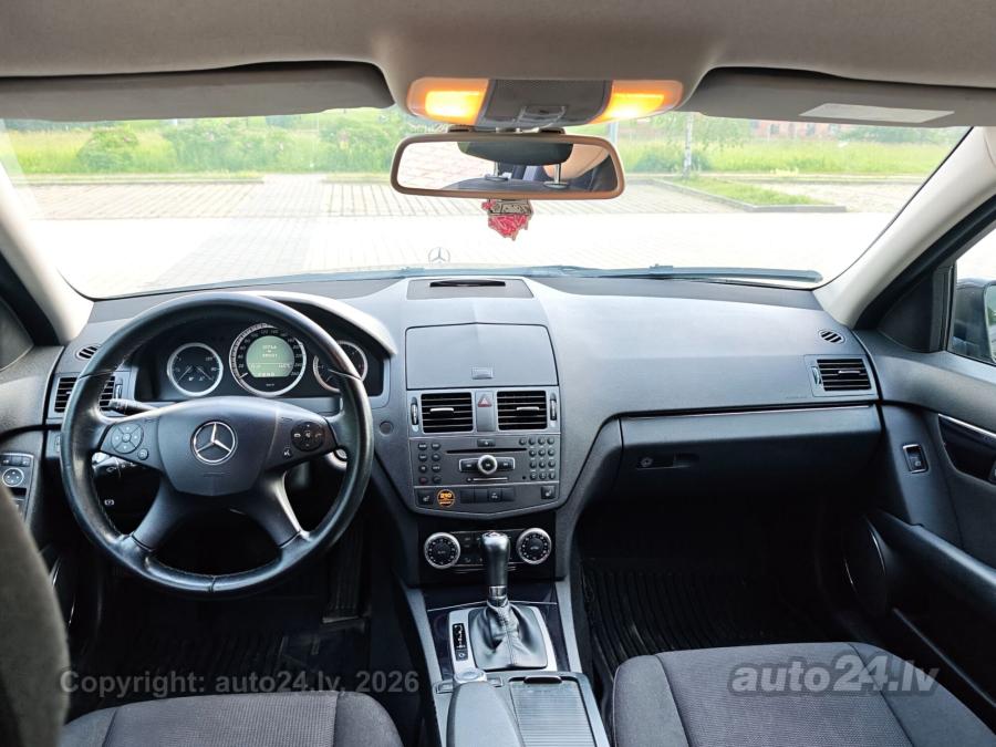 Melns Mercedes-Benz C-Class 2010 Tartu, ar dzinēja tilpumu 2.10 L un nobraukumu 336 tūkst. km par 6399 €, foto 23 vietnē AUTOMOTO.COM.LV