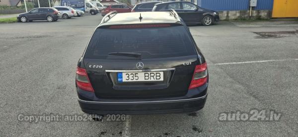 Mercedes-Benz C-Class 2010 Tallina vietnē Melns Mercedes-Benz C-Class 2010 Tallina, ar dzinēja tilpumu 2.10 L un nobraukumu 420 tūkst. km par 4500 €, foto 7 vietnē AUTOMOTO.COM.LV