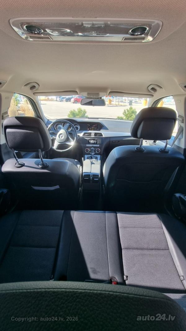 Melns Mercedes-Benz C-Class 2011 Tallina, ar dzinēja tilpumu 2.10 L un nobraukumu 261 tūkst. km par 5500 €, foto 11 vietnē AUTOMOTO.COM.LV