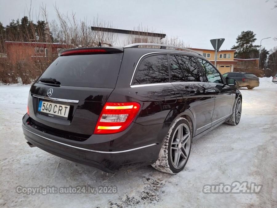 Melns Mercedes-Benz C-Class 2011 Veru, ar dzinēja tilpumu 2.10 L un nobraukumu 316 tūkst. km par 8300 €, foto 3 vietnē AUTOMOTO.COM.LV