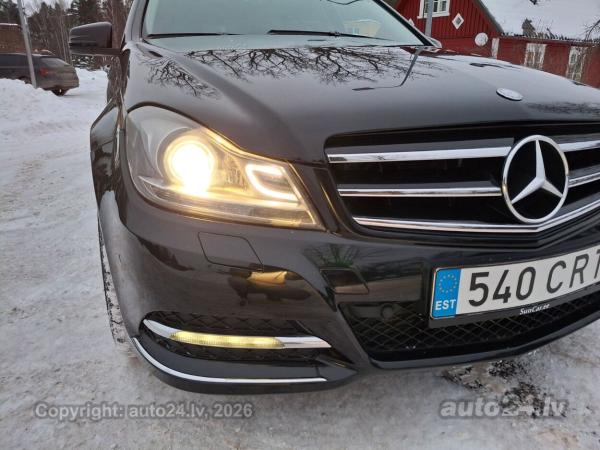 Black Mercedes-Benz C-Class 2011 in Voru, with an engine capacity of 2.10 L and mileage of 316 thousand km for 8300 €, photo 8 on AUTOMOTO.COM.LV