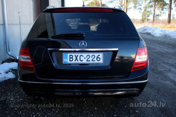 Black Mercedes-Benz C-Class 2011 in Tallinn, with an engine capacity of 2.14 L and mileage of 347 thousand km for 5900 €, photo 8 on AUTOMOTO.COM.LV