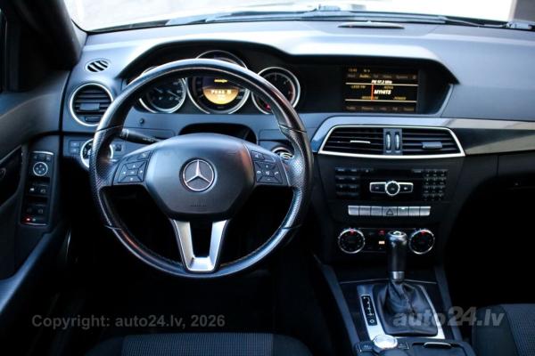 Melns Mercedes-Benz C-Class 2011 Tallina, ar dzinēja tilpumu 2.14 L un nobraukumu 347 tūkst. km par 5900 €, foto 11 vietnē AUTOMOTO.COM.LV