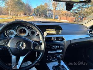 Melns Mercedes-Benz C-Class 2011 Tallina, ar dzinēja tilpumu 2.10 L un nobraukumu 280 tūkst. km par 5500 €, foto 3 vietnē AUTOMOTO.COM.LV
