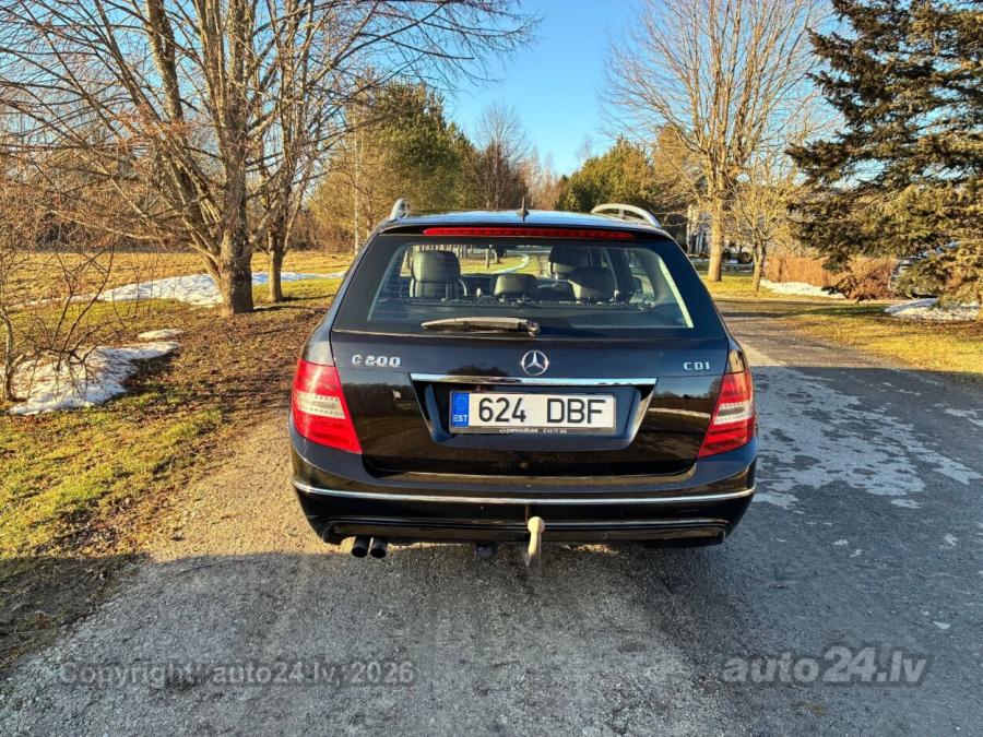 Melns Mercedes-Benz C-Class 2011 Tallina, ar dzinēja tilpumu 2.10 L un nobraukumu 280 tūkst. km par 5500 €, foto 6 vietnē AUTOMOTO.COM.LV