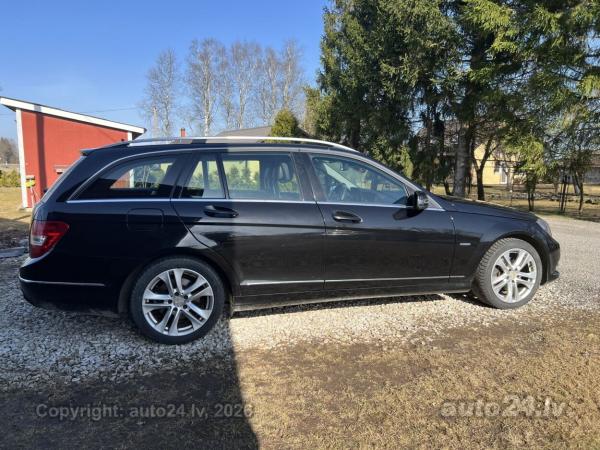 Black Mercedes-Benz C-Class 2011 in Tallinn, with an engine capacity of 2.10 L and mileage of 311 thousand km for 8000 €, photo 4 on AUTOMOTO.COM.LV