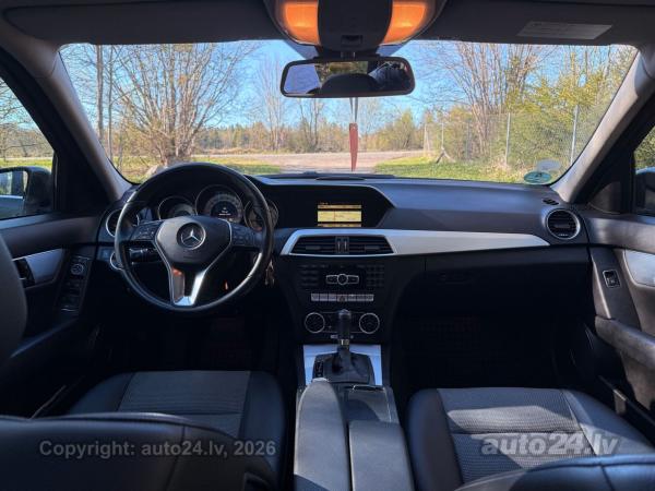 Black Mercedes-Benz C-Class 2011 in Tallinn, with an engine capacity of 2.10 L and mileage of 283 thousand km for 7999 €, photo 8 on AUTOMOTO.COM.LV